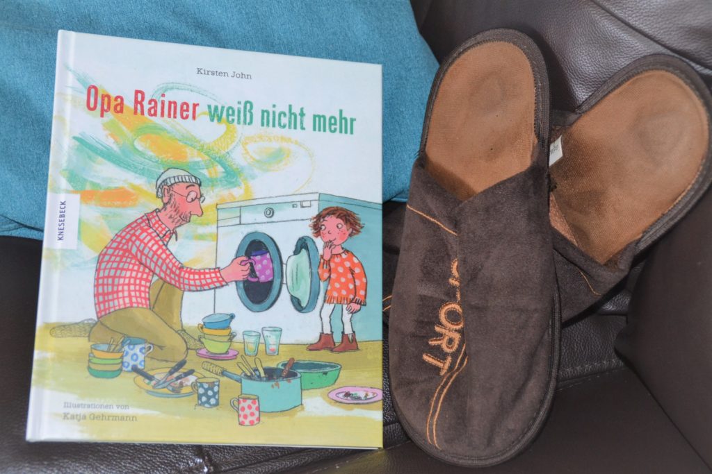 [Rezension]: "Opa Rainer weiß nicht mehr" erklärt Demenz